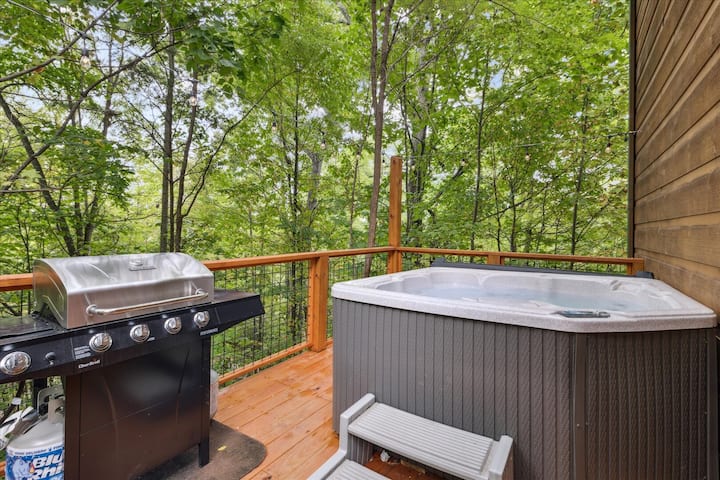 Nestled Deep In The Smoky Oaks | 2br W/multicade - Gatlinburg, TN