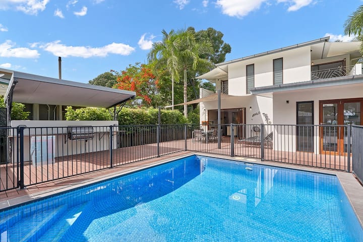 Onda Beach At Clifton Beach - Cairns