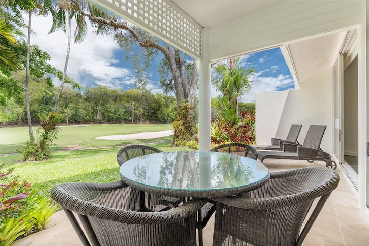 Tropical Resort-style Living On Mirage Golf Course - Port Douglas