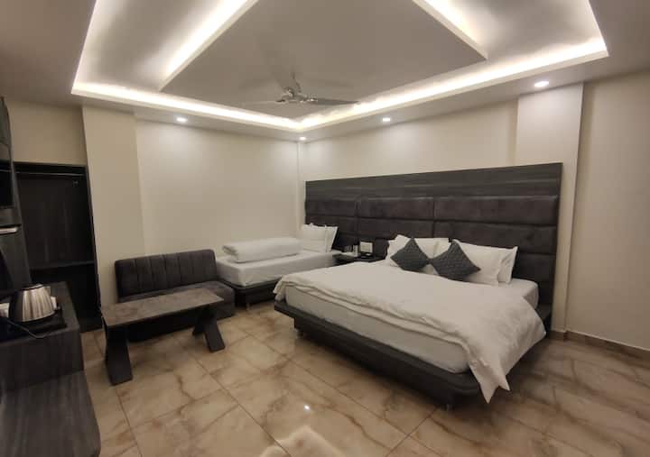 Triple Room - Katra
