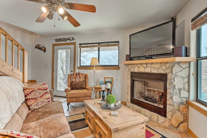 Medicine Park Cabin Rental W/ Mountain View - Lake Lawtonka, OK