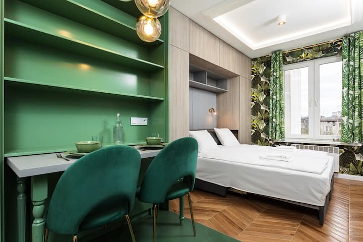 Verdant Oasis - Old Town Studio - Kraków