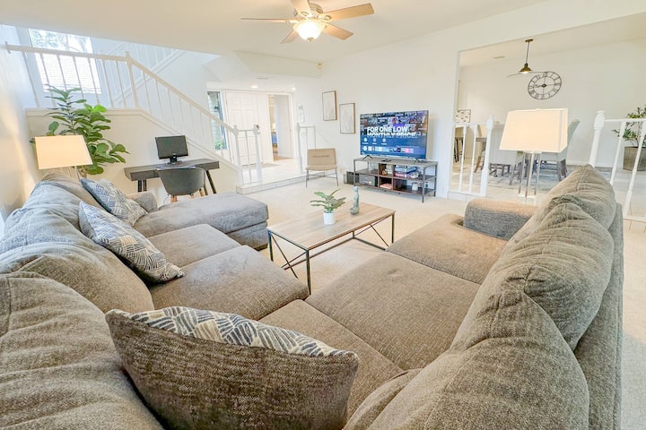 Golf Resort Retreat W/pool Access |30 Night Min - Wesley Chapel, FL