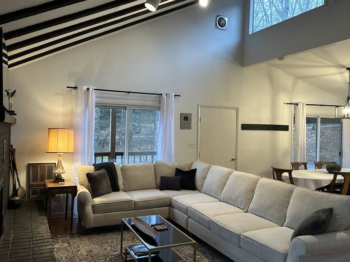 Serenity Seven - A Retro-future Retreat - Berkeley Springs, WV