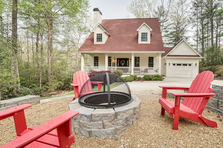 Helen Retreat W/ Hot Tub, 2 Mi To Downtown! - Helen, GA
