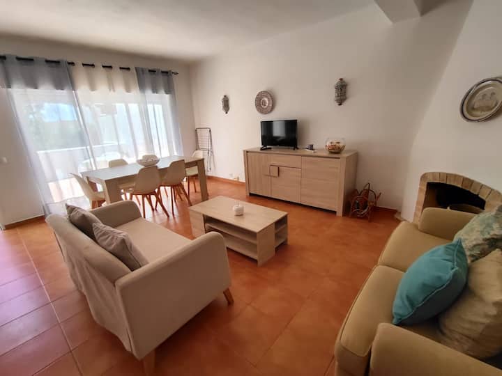 C004 - Apartamento Com Três Quartos - Porches