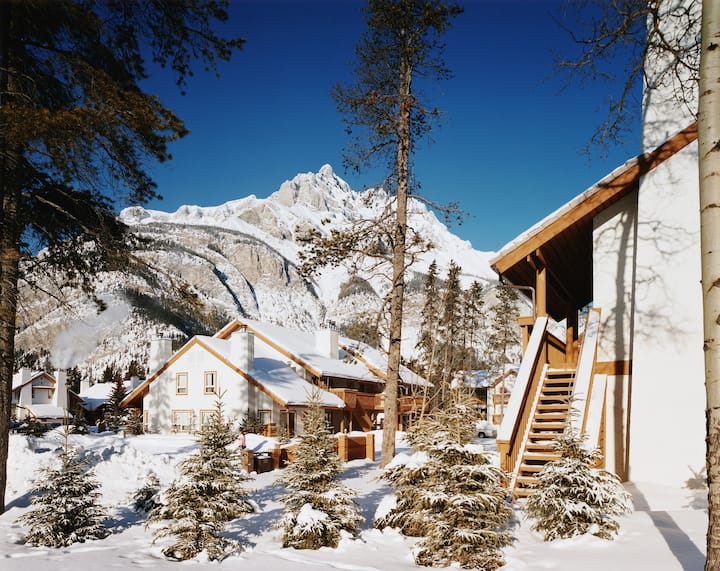 Rustic Value Banff Condo With Fireplace! - Banff