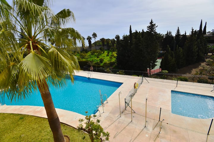 Benalmádena 2 Bed - Spacious, Pool & 2-car Parking - Benalmádena