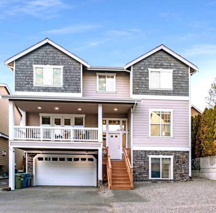 Modern 5 Bedroom House Sleeps 16 - Cougar Mountain Zoo, Issaquah