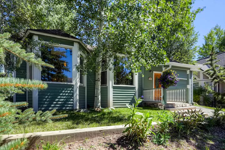 High St Cottage | Heart Of Town | On Shuttle Stop! - Breckenridge, CO