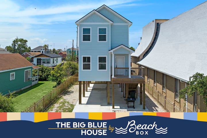 2 Houses – Prime Location Near The Strand & Beach - Galveston, TX