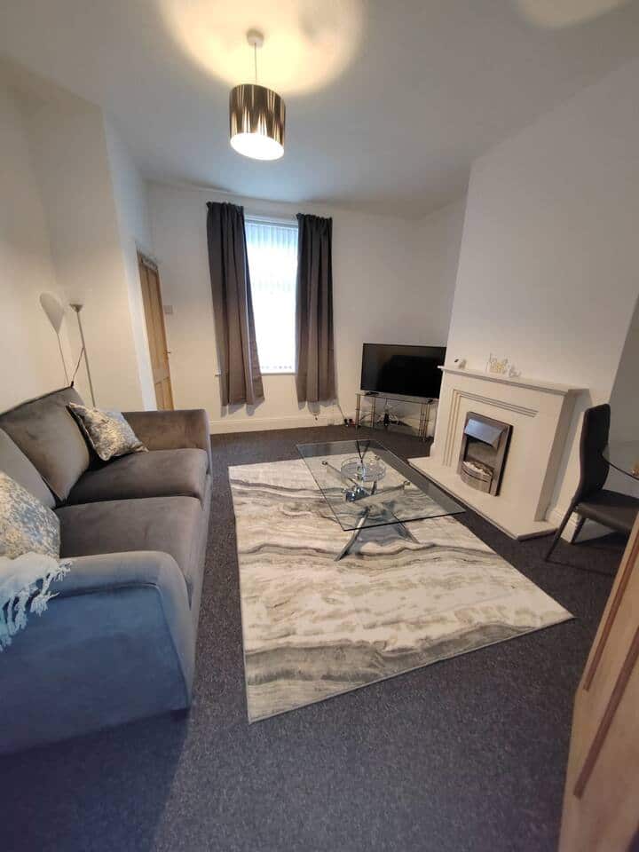 Brighouse 2 Bedhouse Central | Wi-fi | M62 - Mirfield