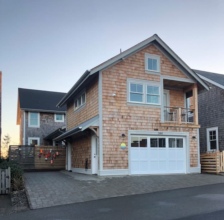 Seabrook's Skyjo, Perfect Couples Retreat - Copalis Beach, WA