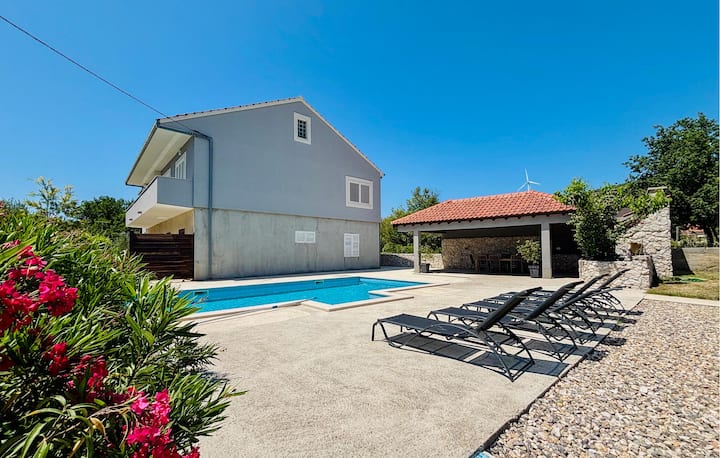 Lovely Apartment In Katuni With Wifi - Brela