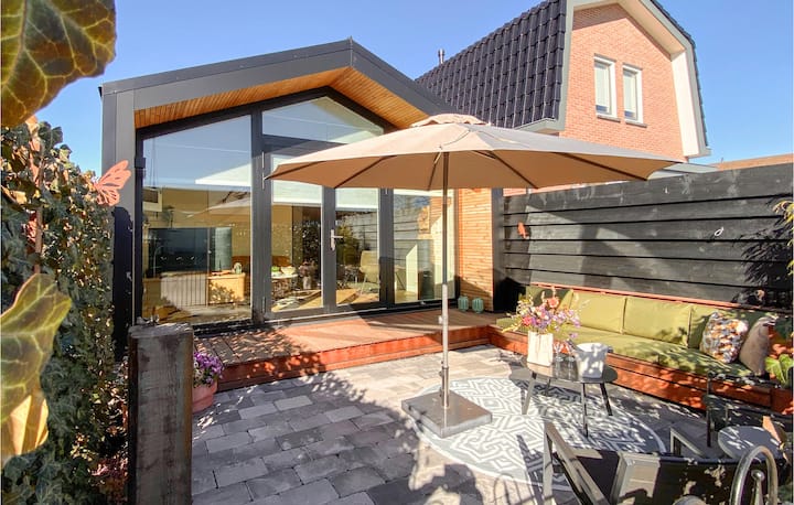 Stunning House In Spakenburg - Netherlands