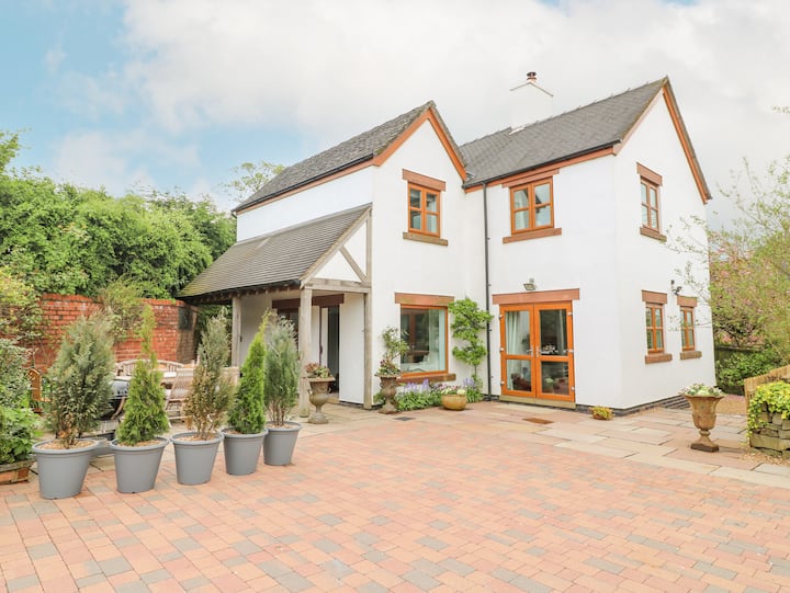 Highfield House - Leek