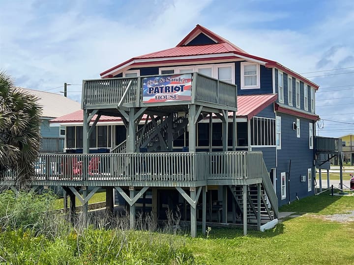 Patriot House - Beachfront - Island Realty - Grand Isle, LA