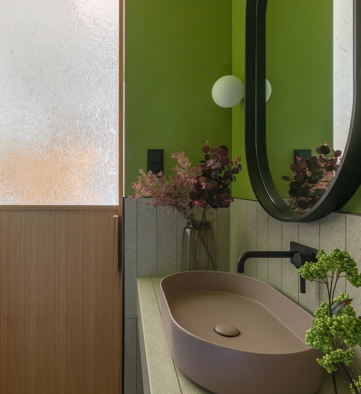 Locke Studio At Locke At East Side Gallery - Berlin