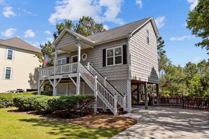 A Poseidon's Adventure| Cute With Private Pool - Emerald Isle, NC
