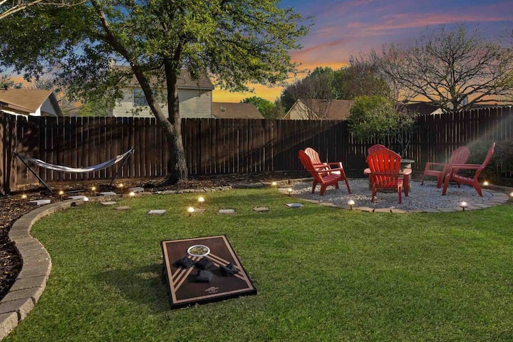 Cozy Retreat Pet Friendly, Fenced Yard, Fire Pit - Plano