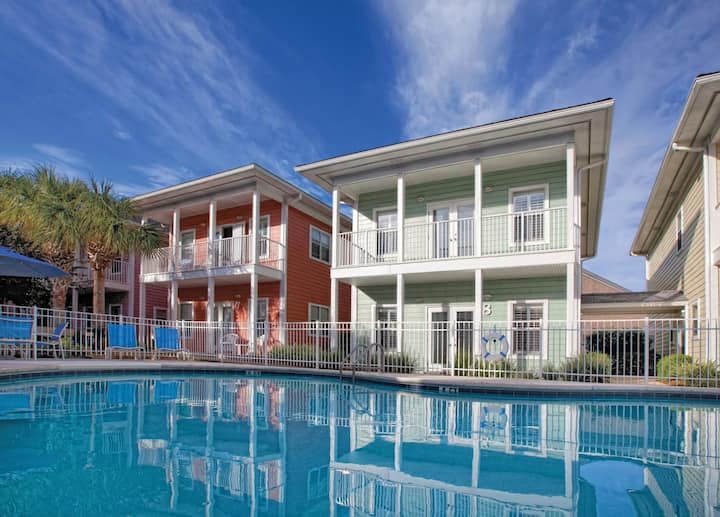 Wyndham Beach Street Cottages | 1br/1br Queen Bed - Destin, FL