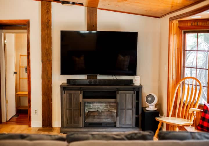 3br Waterfront Hidden Gem W/private Dock & Hot Tub - Kawartha Lakes