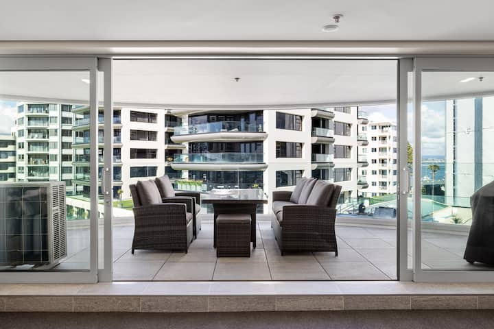 A Strand Of Paradise, Oceanside & Views With Pool - Mount Maunganui