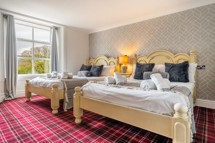 Blueberry - Family Room - Lake View - Ambleside