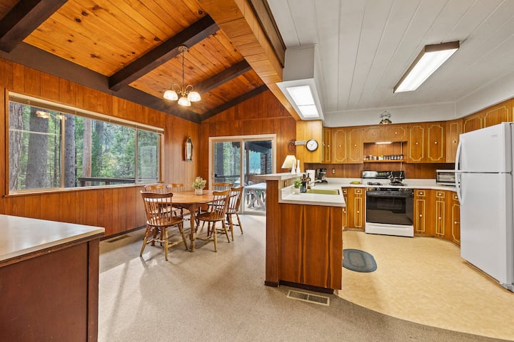 Rivers Resort Cabin 10 - Family Fun-hike-fish-swim - Strawberry, CA