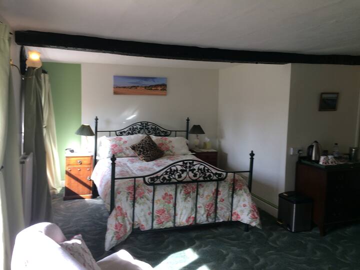 First Floor En-suite Double Room - Burnham-on-Sea