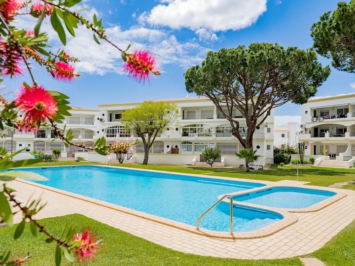 Melvin Jones St. 2bedroom Apartment - Quarteira