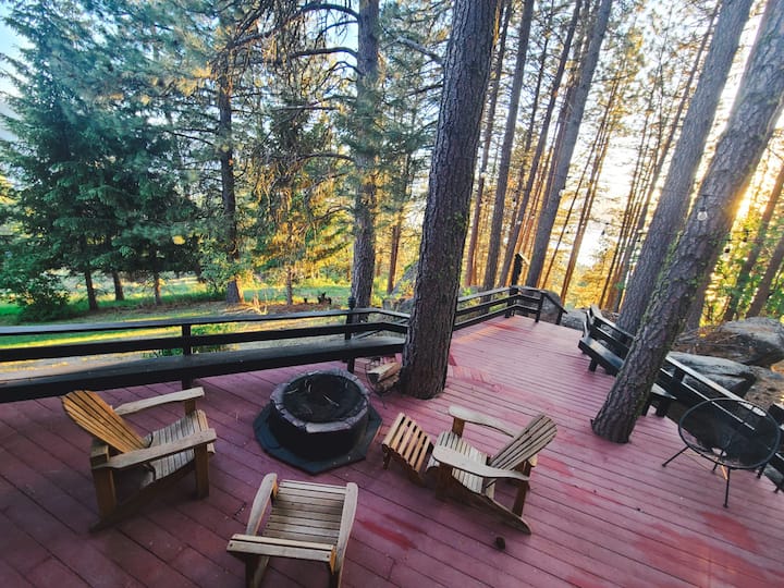 Beautiful Vintage Decorated Cabin With Hot Tub - Cascade, ID