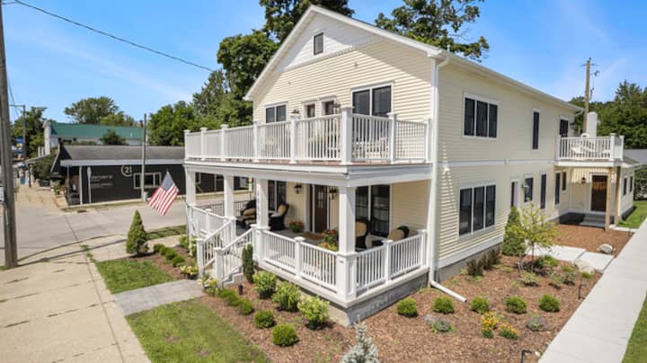 The Dala House 5 Boutique Suites - Manistee, MI