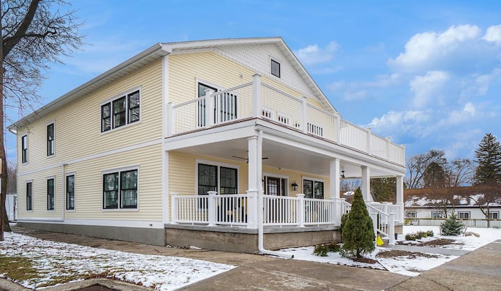 The Dala House 5 Boutique Suites - Manistee, MI