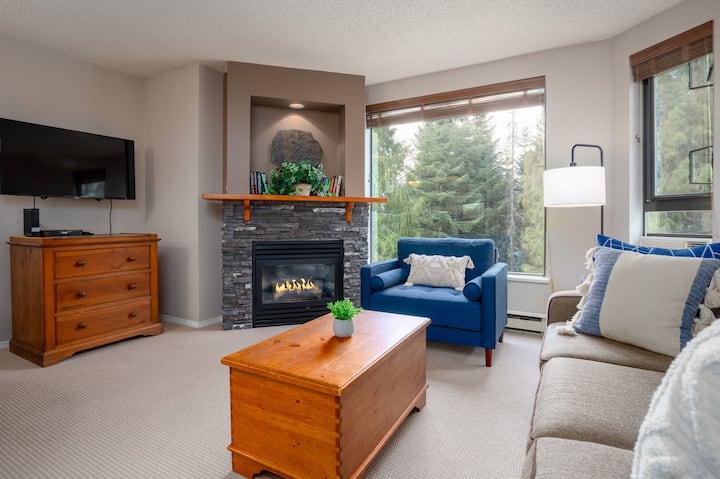 1br | Close To Ski Hill | Pool | Sauna | Hot Tub - Whistler