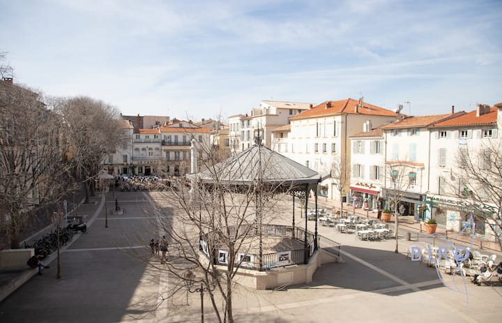 Bel Appartement Sur La Place Nationale Antibes - Juan les Pins