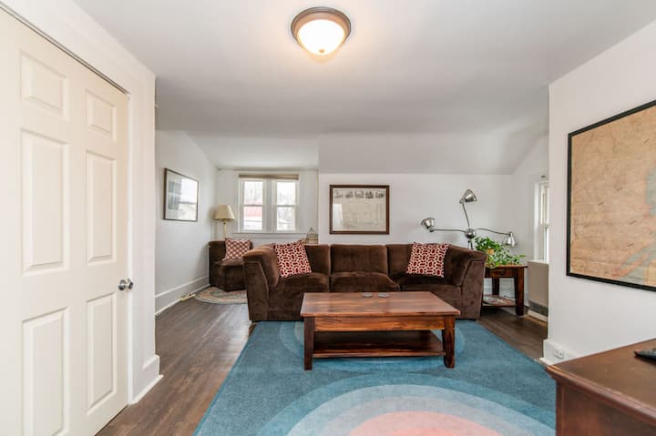 2bed Apt 5mins From I89, Restaurants, Public Pool - Burlington, VT