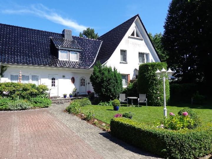 Rosenbergsiedlung 5 Fewo Og - Zingst