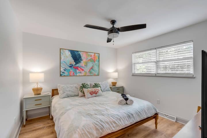 Family Beach Retreat: Near Downtown  & Creek - Mount Pleasant, SC