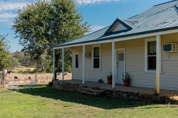 The Family Farmhouse - Bendigo