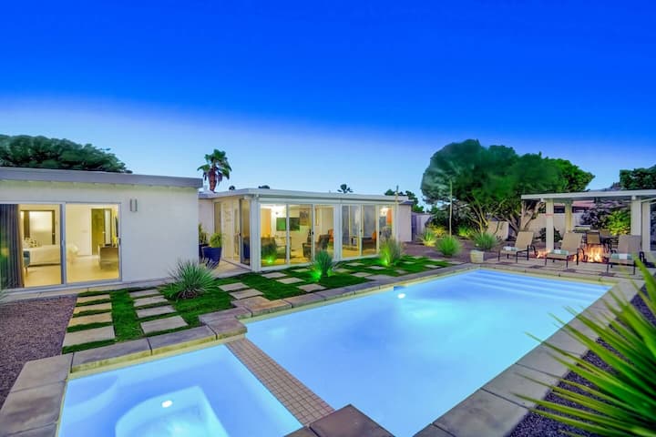 20% Off December! Beautiful Pool/hot Tub/backyard - Palm Springs, CA