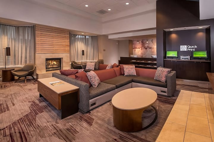 Pet-friendly Property! 3 Units, W/ Onsite Parking! - Arlington, VA