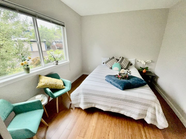 Seattle Big Windows,fenced Largeyard,fire Pit - Shoreline, WA