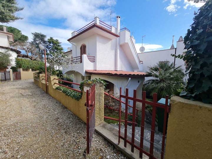R27 - Graziosa Villetta Con Giardino E Posto Auto - Numana