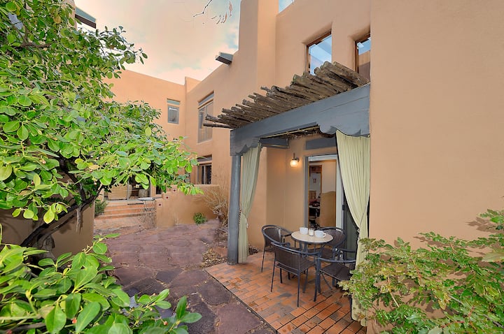 Casas Vista Del Cielo | Charming Santa Fe Retreat - Santa Fe, NM