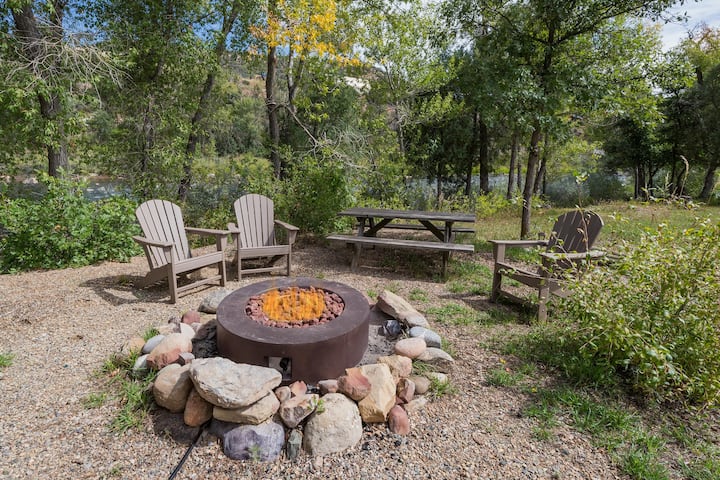 Two Pet Friendly Rustic Cabins On The Animas River - Durango
