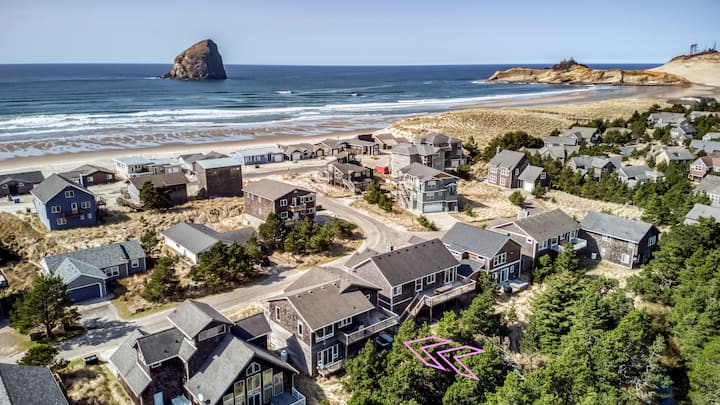 Hot Tub-dogs Ok-steps To Pacific City Beach - Pacific City, OR