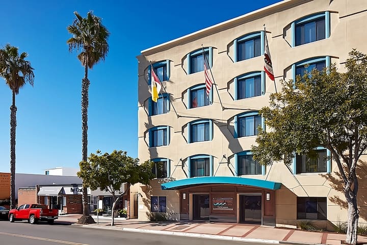 Four Modern Units Near Beaches, Restaurant - Del Mar, CA