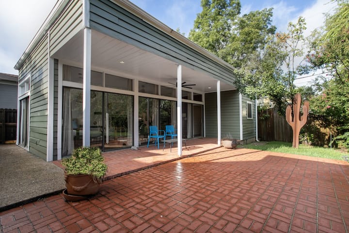 Charming Garden Oasis Studio Apt - Tyler, TX
