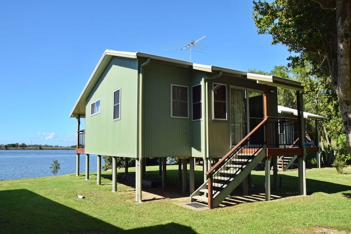 Coast & Country Cabin 2 - Hat Head National Park